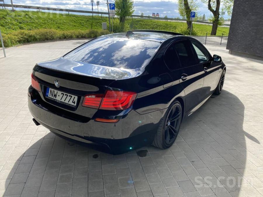 Black BMW 530 2010 in Daugavpils, with an engine capacity of 3.00 L and mileage of 265 thousand km for 15000 €, photo 25 on AUTOMOTO.COM.LV