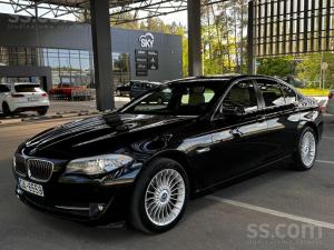 Black BMW 530 2010 in Riga, with an engine capacity of 3.00 L and mileage of 140 thousand km for 12750 €, photo 1 on AUTOMOTO.COM.LV