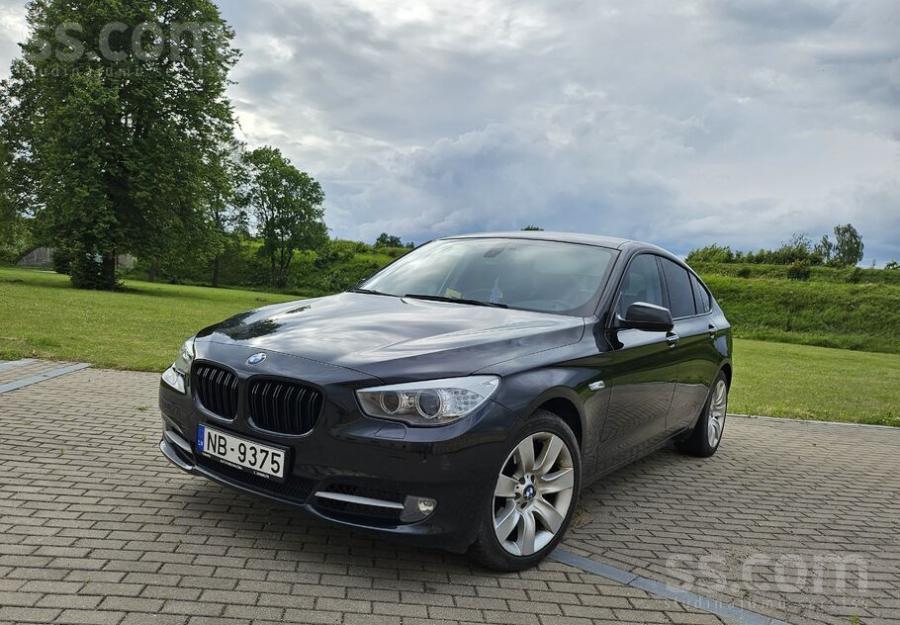 Melns BMW 530 2010 Daugavpils, ar dzinēja tilpumu 3.00 L un nobraukumu 283 tūkst. km par 9500 €, foto 1 vietnē AUTOMOTO.COM.LV