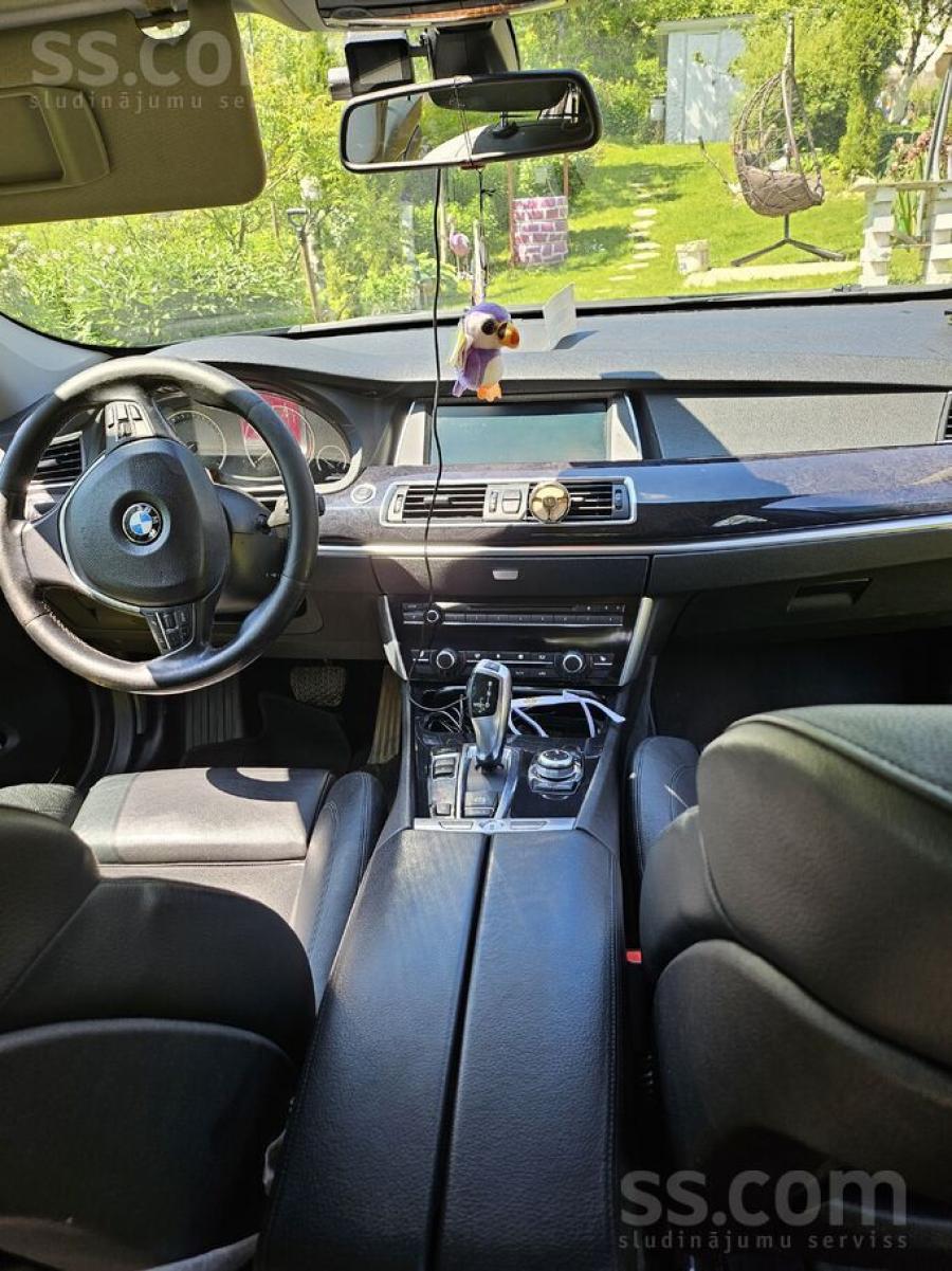 Melns BMW 530 2010 Daugavpils, ar dzinēja tilpumu 3.00 L un nobraukumu 283 tūkst. km par 9500 €, foto 15 vietnē AUTOMOTO.COM.LV