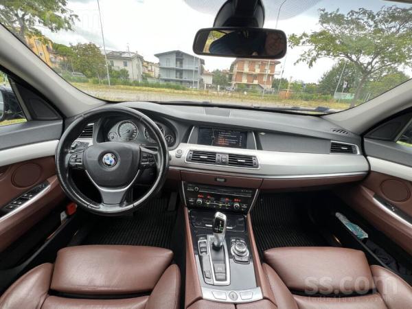 Black BMW 530 2010 in Riga, with an engine capacity of 3.00 L and mileage of 384 thousand km for 11000 €, photo 10 on AUTOMOTO.COM.LV