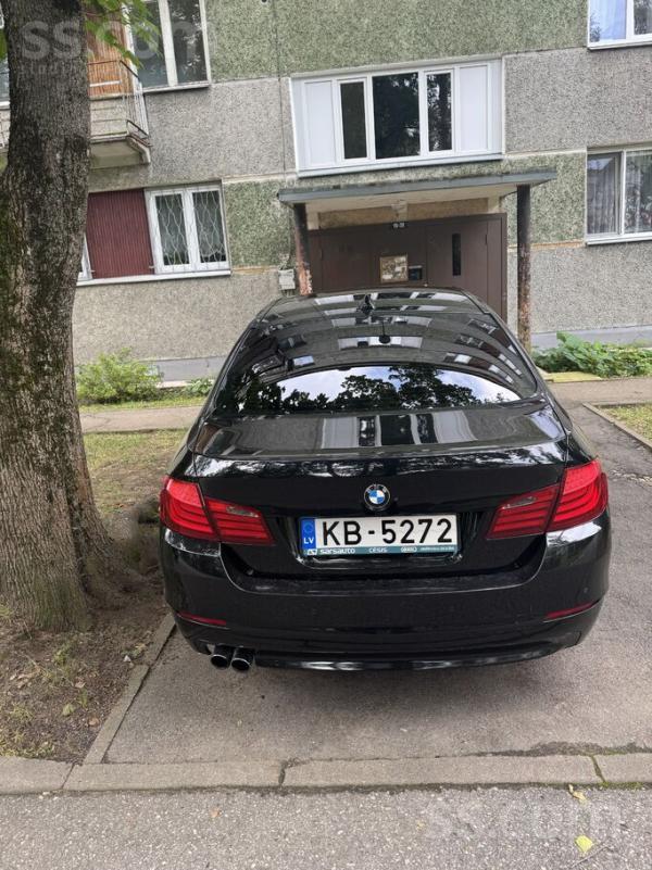 Black BMW 530 2010 in Riga, with an engine capacity of 3.00 L and mileage of 330 thousand km for 8350 €, photo 4 on AUTOMOTO.COM.LV