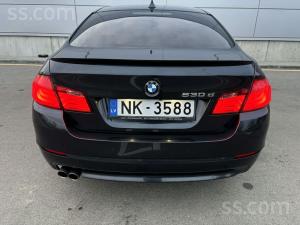 Black BMW 530 2010 in Riga, with an engine capacity of 3.00 L and mileage of 297 thousand km for 8990 €, photo 8 on AUTOMOTO.COM.LV
