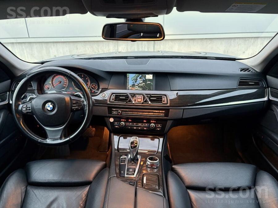 Black BMW 530 2010 in Riga, with an engine capacity of 3.00 L and mileage of 297 thousand km for 8990 €, photo 11 on AUTOMOTO.COM.LV