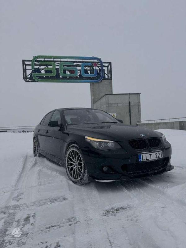 Black BMW 530 2010 in Vilnius, with an engine capacity of 3.00 L and mileage of 394 thousand km for 7300 €, photo 4 on AUTOMOTO.COM.LV