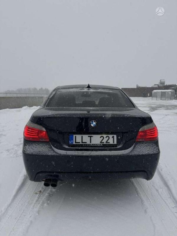 Black BMW 530 2010 in Vilnius, with an engine capacity of 3.00 L and mileage of 394 thousand km for 7300 €, photo 8 on AUTOMOTO.COM.LV