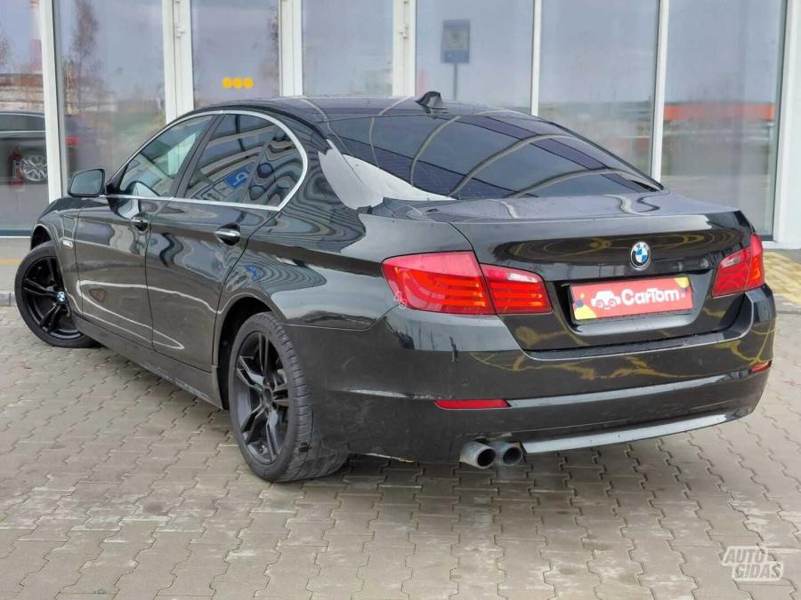 Черный БМВ 530 2010 в Вильнюс, объемом двигателя 3.00 л и пробегом 319 тыс. км за 7800 €, фото 5 на AUTOMOTO.COM.LV