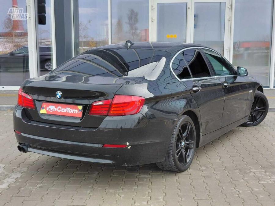 Черный БМВ 530 2010 в Вильнюс, объемом двигателя 3.00 л и пробегом 319 тыс. км за 7800 €, фото 7 на AUTOMOTO.COM.LV