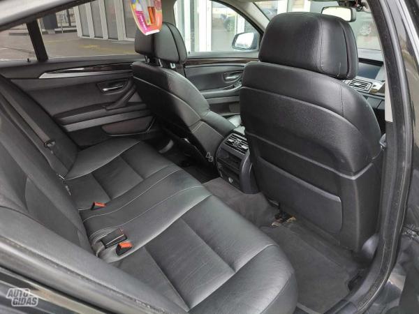 Black BMW 530 2010 in Vilnius, with an engine capacity of 3.00 L and mileage of 319 thousand km for 7800 €, photo 10 on AUTOMOTO.COM.LV
