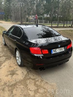 Черный БМВ 530 2010 в Даугавпилс, объемом двигателя 3.00 л и пробегом 288 тыс. км за 7800 €, фото 4 на AUTOMOTO.COM.LV