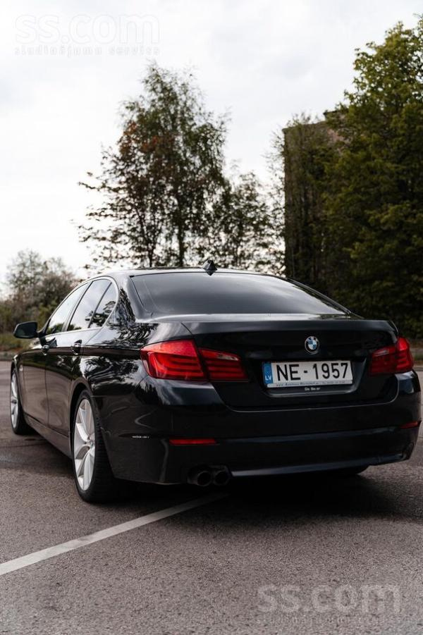 Black BMW 530 2010 in Daugavpils, with an engine capacity of 3.00 L and mileage of 288 thousand km for 7800 €, photo 10 on AUTOMOTO.COM.LV