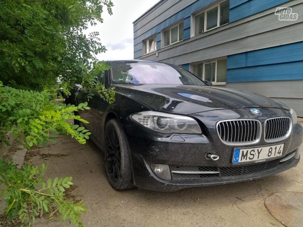 Black BMW 530 2010 in Vilnius, with an engine capacity of 3.00 L and mileage of 339 thousand km for 4200 €, photo 4 on AUTOMOTO.COM.LV
