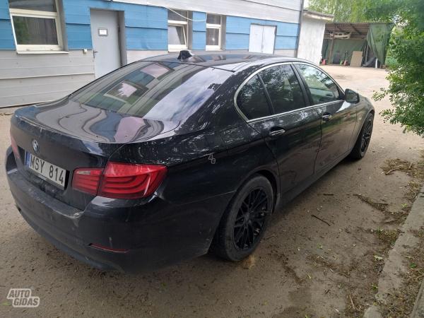 Black BMW 530 2010 in Vilnius, with an engine capacity of 3.00 L and mileage of 339 thousand km for 4200 €, photo 7 on AUTOMOTO.COM.LV