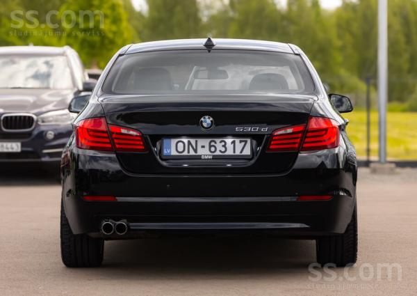 Melns BMW 530 2010 Jelgava, ar dzinēja tilpumu 3.00 L un nobraukumu 266 tūkst. km par 6722 €, foto 5 vietnē AUTOMOTO.COM.LV