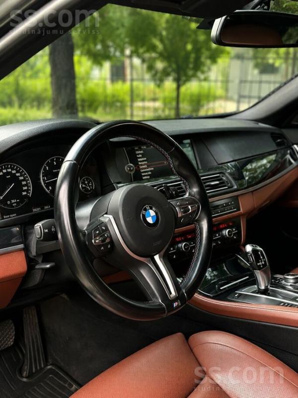 Black BMW 530 2010 in Riga, with an engine capacity of 3.00 L and mileage of 353 thousand km for 10385 €, photo 3 on AUTOMOTO.COM.LV