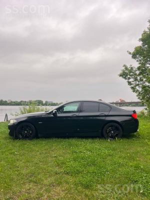 Black BMW 530 2010 in Riga, with an engine capacity of 3.00 L and mileage of 332 thousand km for 9200 €, photo 6 on AUTOMOTO.COM.LV
