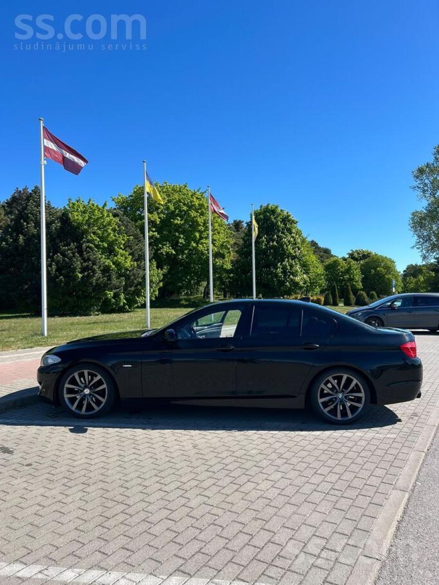 Black BMW 530 2010 in Liepaja, with an engine capacity of 3.00 L and mileage of 246 thousand km for 8900 €, photo 6 on AUTOMOTO.COM.LV