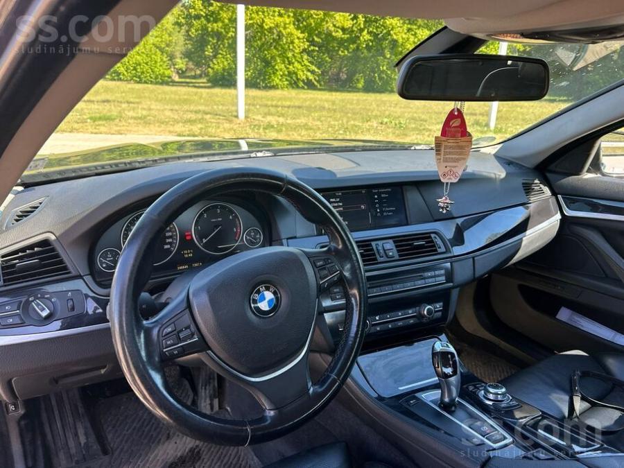 Black BMW 530 2010 in Liepaja, with an engine capacity of 3.00 L and mileage of 246 thousand km for 8900 €, photo 8 on AUTOMOTO.COM.LV