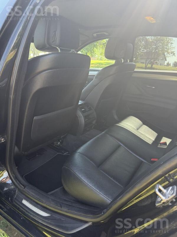 Black BMW 530 2010 in Rezekne, with an engine capacity of 3.00 L and mileage of 322 thousand km for 9000 €, photo 6 on AUTOMOTO.COM.LV