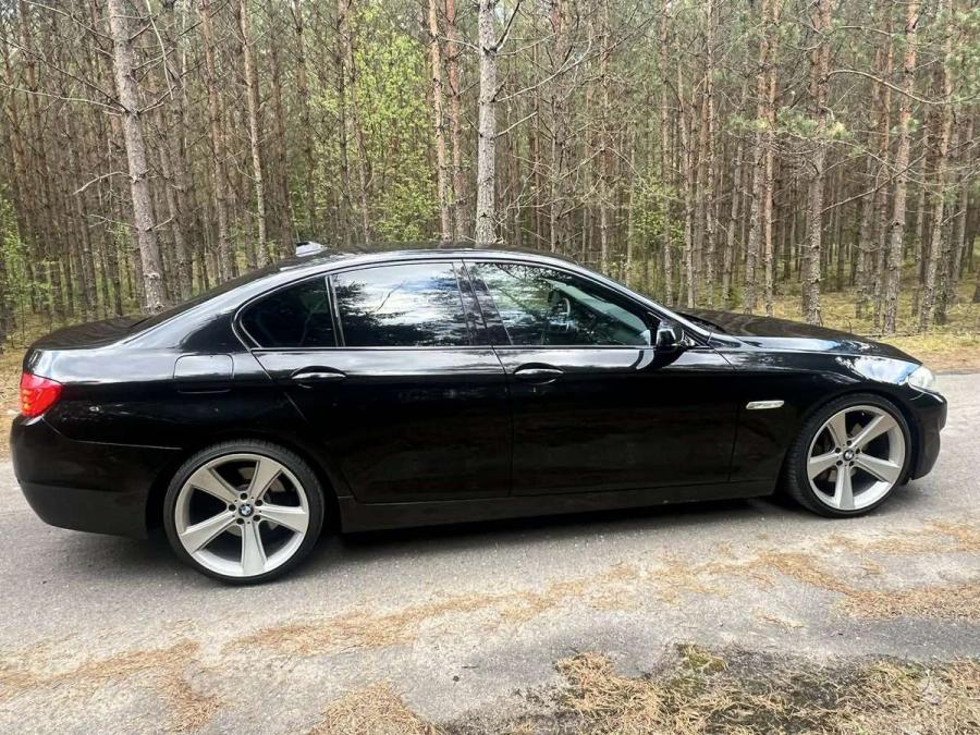 Черный БМВ 530 2010 в Неменчине, объемом двигателя 2.99 л и пробегом 320 тыс. км за 6800 €, фото 4 на AUTOMOTO.COM.LV