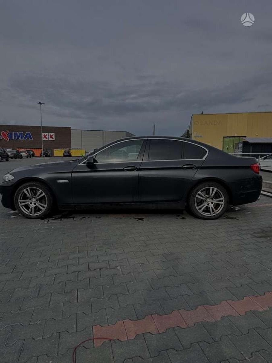 Melns BMW 530 2010 Viļņa, ar dzinēja tilpumu 0.00 L un nobraukumu 360 tūkst. km par 7800 €, foto 4 vietnē AUTOMOTO.COM.LV