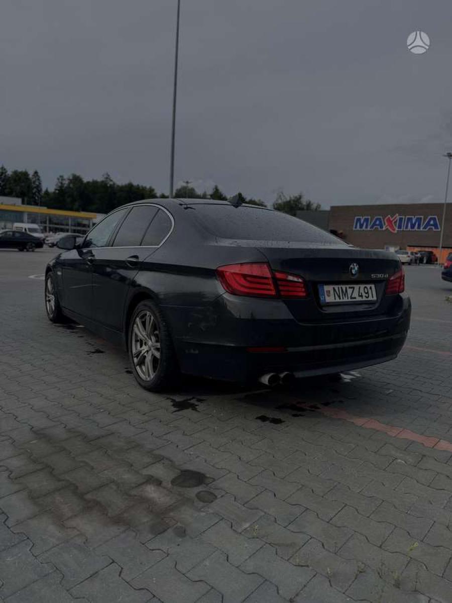 Melns BMW 530 2010 Viļņa, ar dzinēja tilpumu 0.00 L un nobraukumu 360 tūkst. km par 7800 €, foto 5 vietnē AUTOMOTO.COM.LV