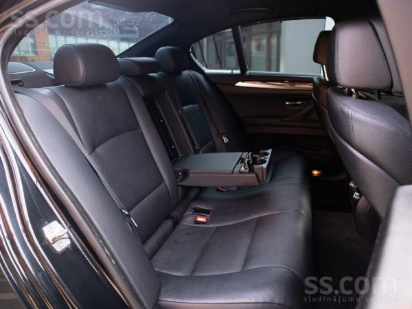 Black BMW 530 2010 in Liepaja, with an engine capacity of 3.00 L and mileage of 316 thousand km for 13200 €, photo 10 on AUTOMOTO.COM.LV
