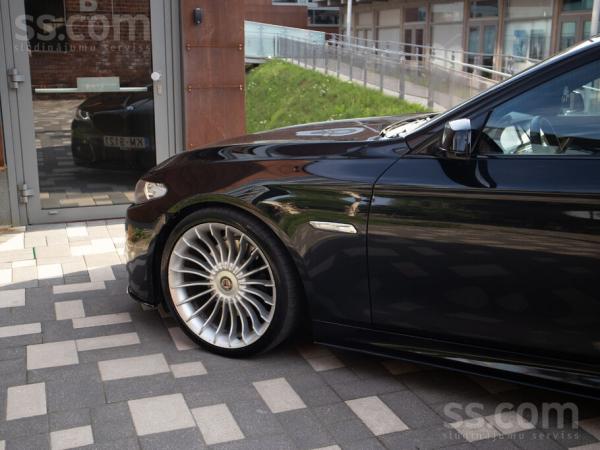 Black BMW 530 2010 in Liepaja, with an engine capacity of 3.00 L and mileage of 316 thousand km for 13200 €, photo 6 on AUTOMOTO.COM.LV