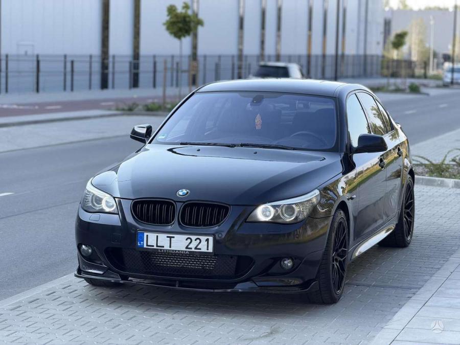 Melns BMW 530 2010 Viļņa, ar dzinēja tilpumu 2.99 L un nobraukumu 398 tūkst. km par 7500 €, foto 3 vietnē AUTOMOTO.COM.LV