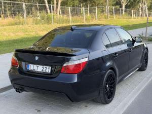 Melns BMW 530 2010 Viļņa, ar dzinēja tilpumu 2.99 L un nobraukumu 398 tūkst. km par 7500 €, foto 16 vietnē AUTOMOTO.COM.LV
