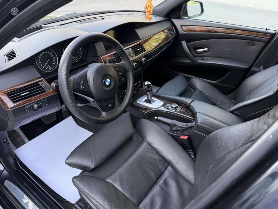 Melns BMW 530 2010 Viļņa, ar dzinēja tilpumu 2.99 L un nobraukumu 398 tūkst. km par 7500 €, foto 18 vietnē AUTOMOTO.COM.LV
