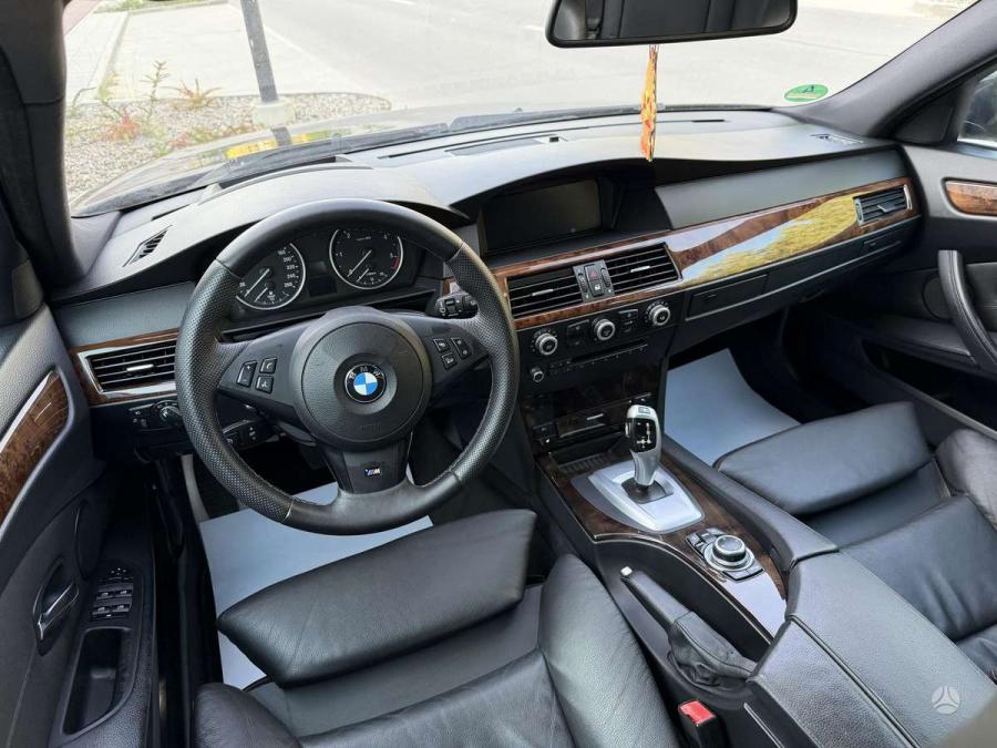 Melns BMW 530 2010 Viļņa, ar dzinēja tilpumu 2.99 L un nobraukumu 398 tūkst. km par 7500 €, foto 23 vietnē AUTOMOTO.COM.LV