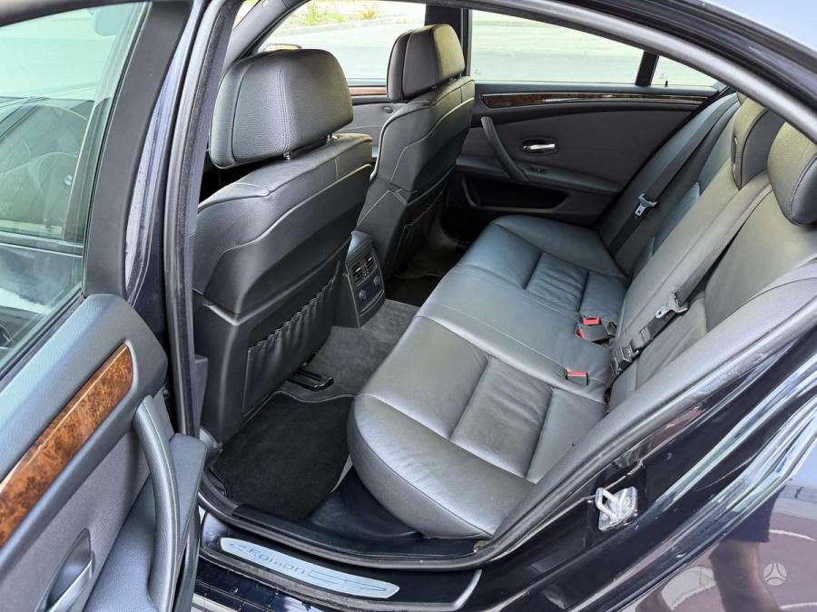 Melns BMW 530 2010 Viļņa, ar dzinēja tilpumu 2.99 L un nobraukumu 398 tūkst. km par 7500 €, foto 32 vietnē AUTOMOTO.COM.LV