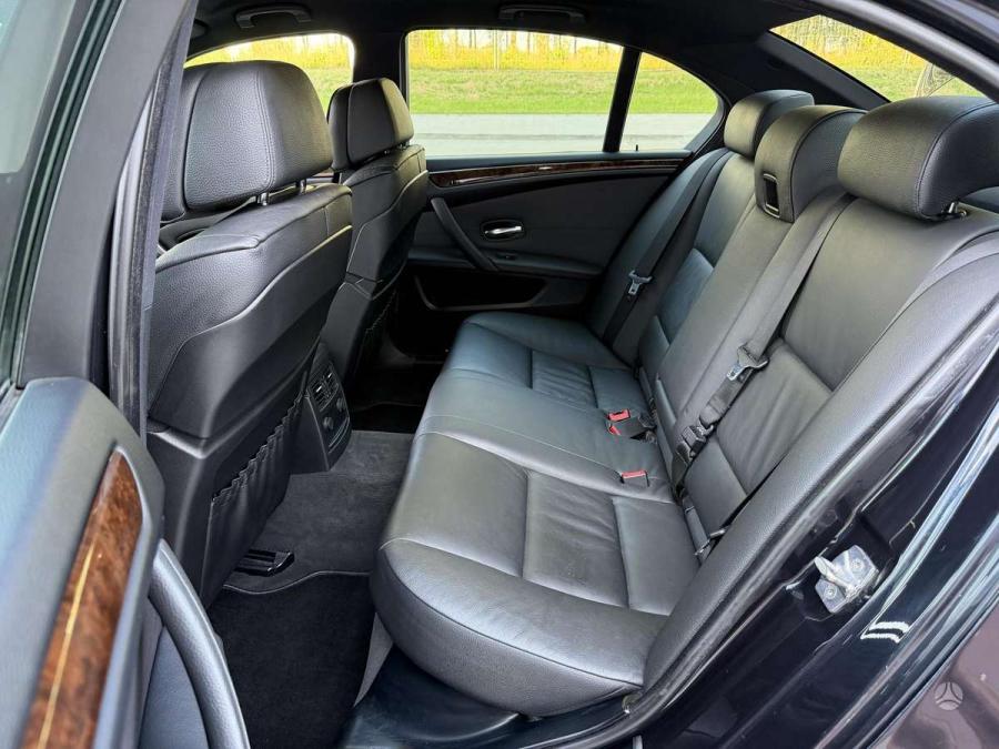 Melns BMW 530 2010 Viļņa, ar dzinēja tilpumu 2.99 L un nobraukumu 398 tūkst. km par 7500 €, foto 33 vietnē AUTOMOTO.COM.LV