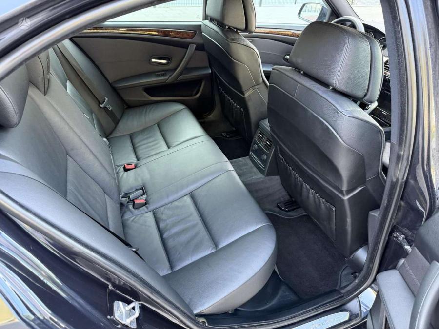 Melns BMW 530 2010 Viļņa, ar dzinēja tilpumu 2.99 L un nobraukumu 398 tūkst. km par 7500 €, foto 35 vietnē AUTOMOTO.COM.LV