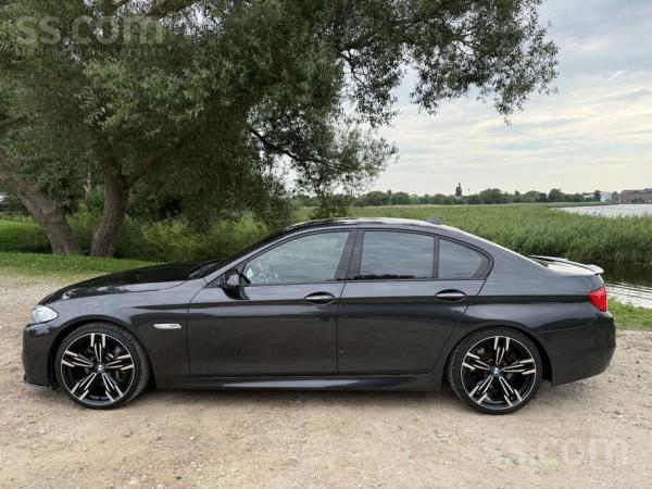 Black BMW 530 2010 in Liepaja, with an engine capacity of 3.00 L and mileage of 279 thousand km for 13000 €, photo 4 on AUTOMOTO.COM.LV