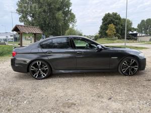Black BMW 530 2010 in Liepaja, with an engine capacity of 3.00 L and mileage of 279 thousand km for 13000 €, photo 9 on AUTOMOTO.COM.LV