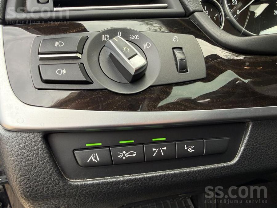 Black BMW 530 2010 in Liepaja, with an engine capacity of 3.00 L and mileage of 279 thousand km for 13000 €, photo 14 on AUTOMOTO.COM.LV