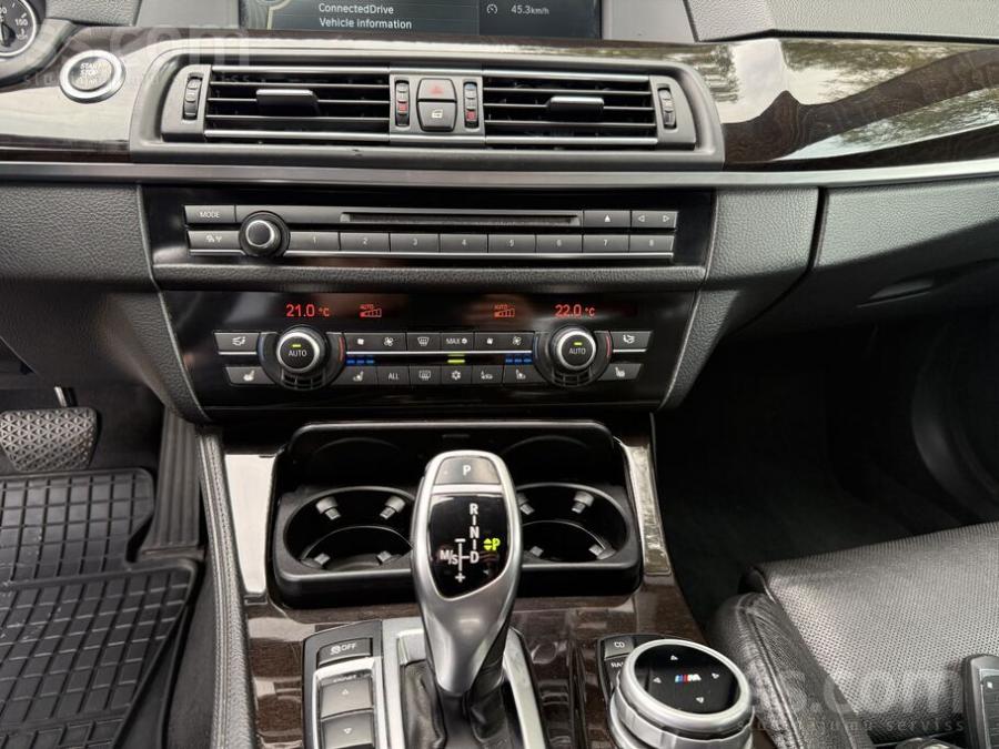 Black BMW 530 2010 in Liepaja, with an engine capacity of 3.00 L and mileage of 279 thousand km for 13000 €, photo 18 on AUTOMOTO.COM.LV