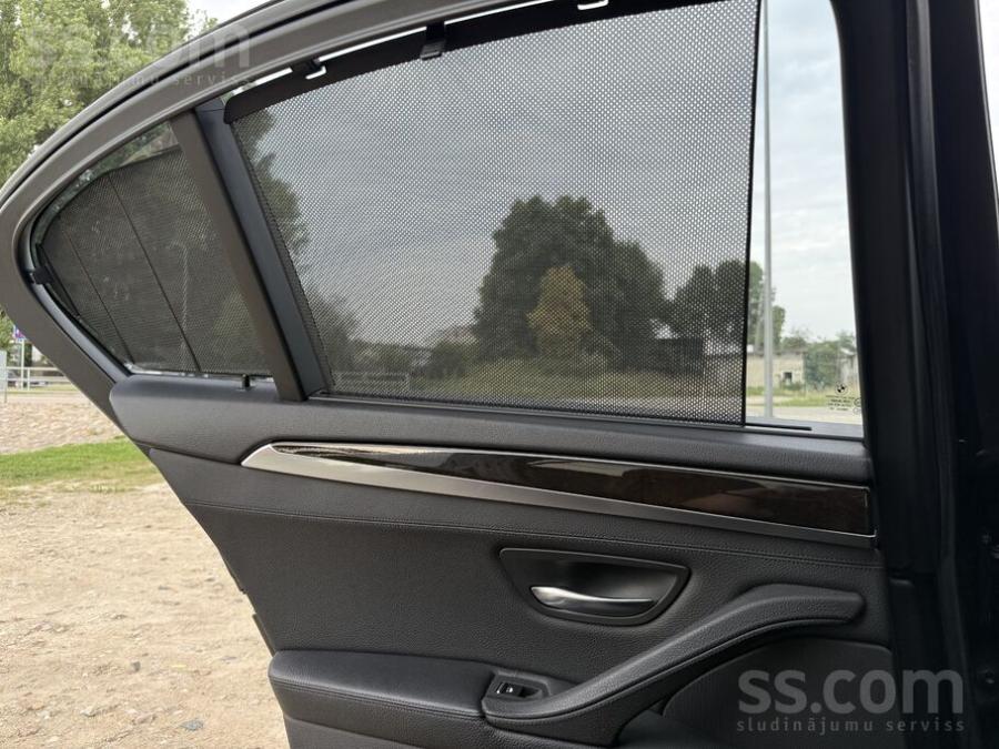 Black BMW 530 2010 in Liepaja, with an engine capacity of 3.00 L and mileage of 279 thousand km for 13000 €, photo 24 on AUTOMOTO.COM.LV