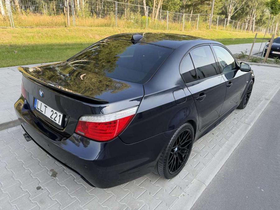 Melns BMW 530 2010 Viļņa, ar dzinēja tilpumu 2.99 L un nobraukumu 398 tūkst. km par 7490 €, foto 15 vietnē AUTOMOTO.COM.LV