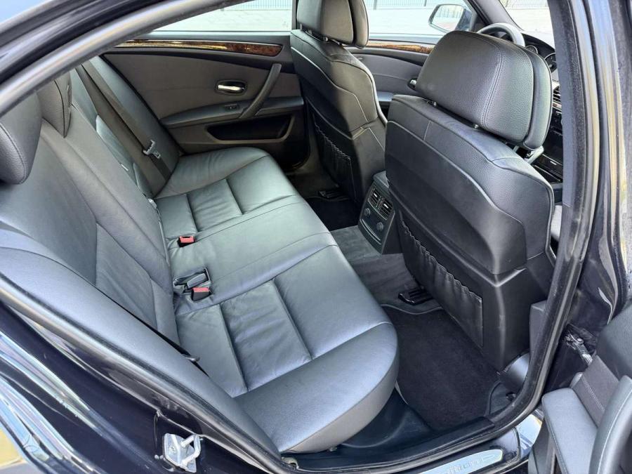 Melns BMW 530 2010 Viļņa, ar dzinēja tilpumu 2.99 L un nobraukumu 398 tūkst. km par 7490 €, foto 35 vietnē AUTOMOTO.COM.LV