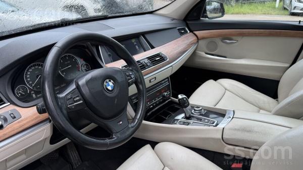Black BMW 530 2010 in Riga, with an engine capacity of 3.00 L and mileage of 342 thousand km for 6950 €, photo 5 on AUTOMOTO.COM.LV