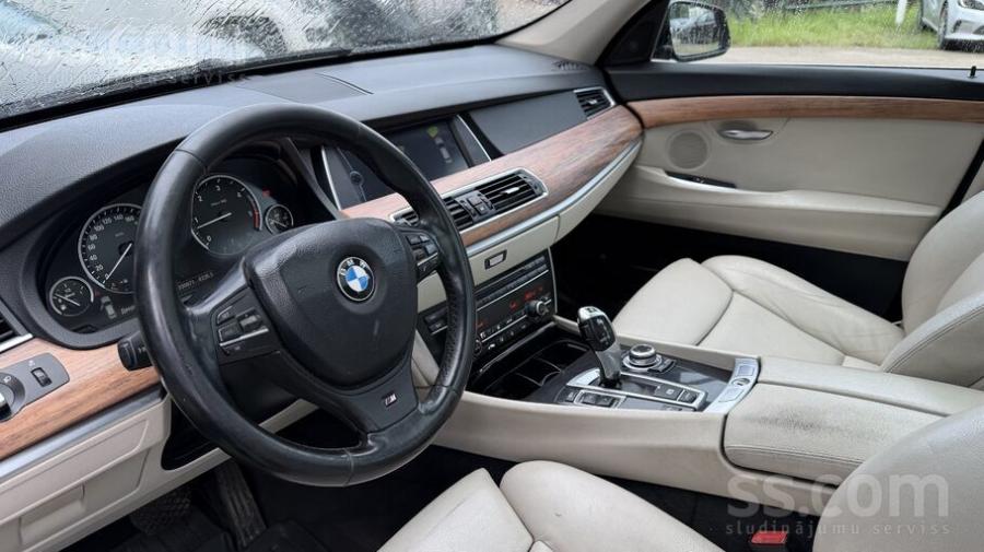 Black BMW 530 2010 in Riga, with an engine capacity of 3.00 L and mileage of 342 thousand km for 6950 €, photo 6 on AUTOMOTO.COM.LV