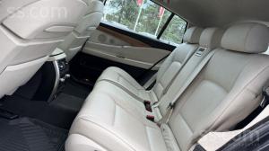 Black BMW 530 2010 in Riga, with an engine capacity of 3.00 L and mileage of 342 thousand km for 6950 €, photo 10 on AUTOMOTO.COM.LV