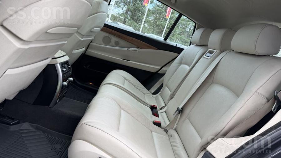 Black BMW 530 2010 in Riga, with an engine capacity of 3.00 L and mileage of 342 thousand km for 6950 €, photo 10 on AUTOMOTO.COM.LV