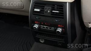 Black BMW 530 2010 in Riga, with an engine capacity of 3.00 L and mileage of 342 thousand km for 6950 €, photo 11 on AUTOMOTO.COM.LV