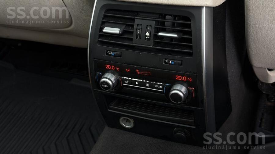 Black BMW 530 2010 in Riga, with an engine capacity of 3.00 L and mileage of 342 thousand km for 6950 €, photo 11 on AUTOMOTO.COM.LV
