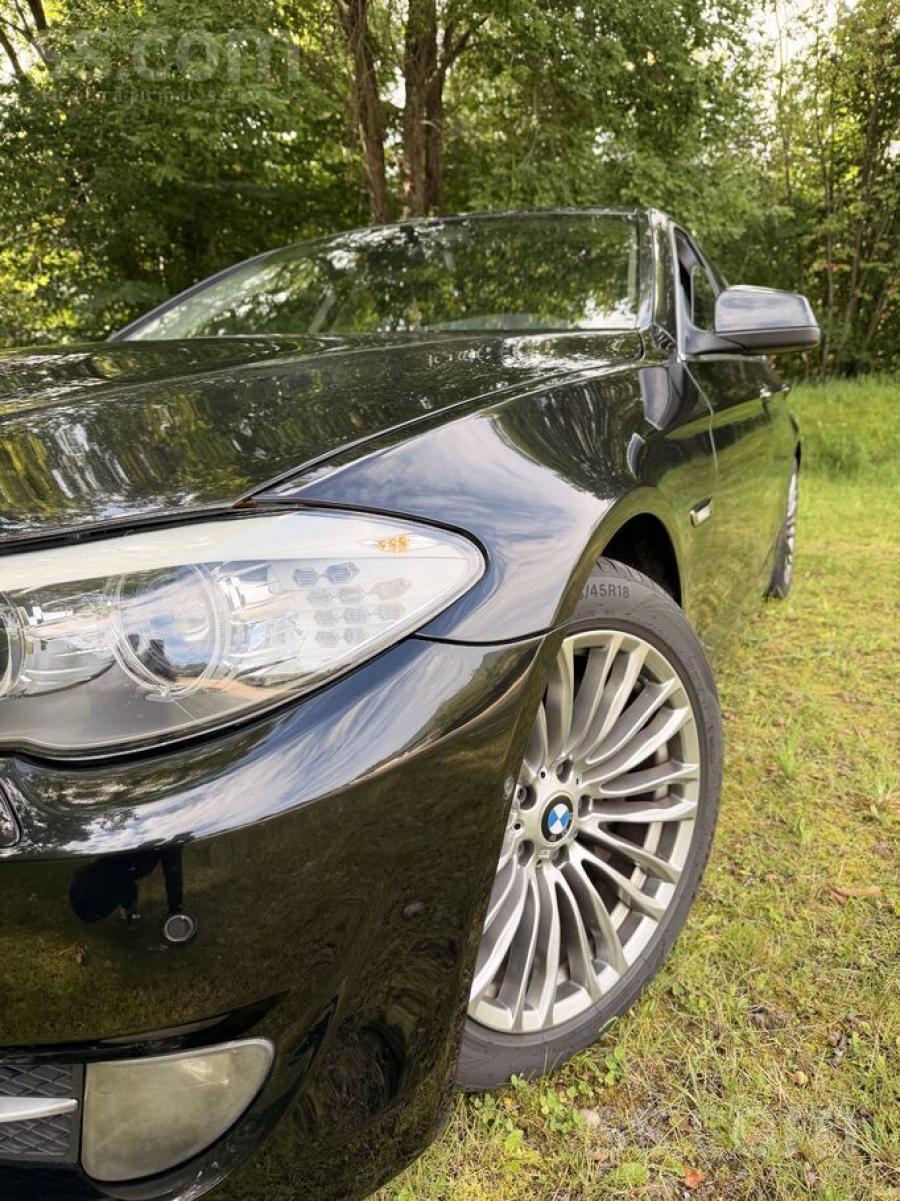 Melns BMW 530 2010 Tukums, ar dzinēja tilpumu 3.00 L un nobraukumu 296 tūkst. km par 10000 €, foto 3 vietnē AUTOMOTO.COM.LV