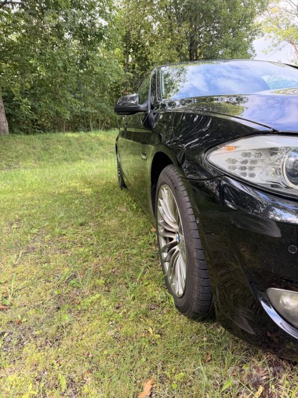 Melns BMW 530 2010 Tukums, ar dzinēja tilpumu 3.00 L un nobraukumu 296 tūkst. km par 10000 €, foto 7 vietnē AUTOMOTO.COM.LV